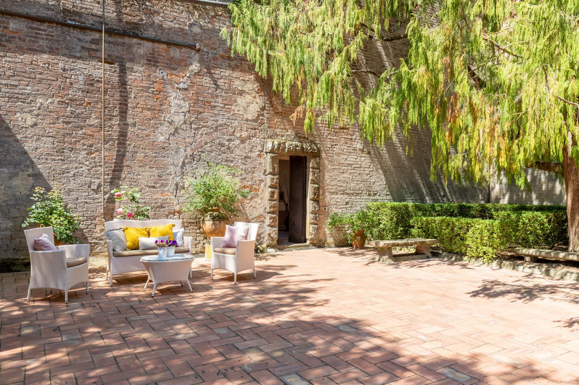 Oliveto Castle - Castle for Wedding Reception in Tuscany