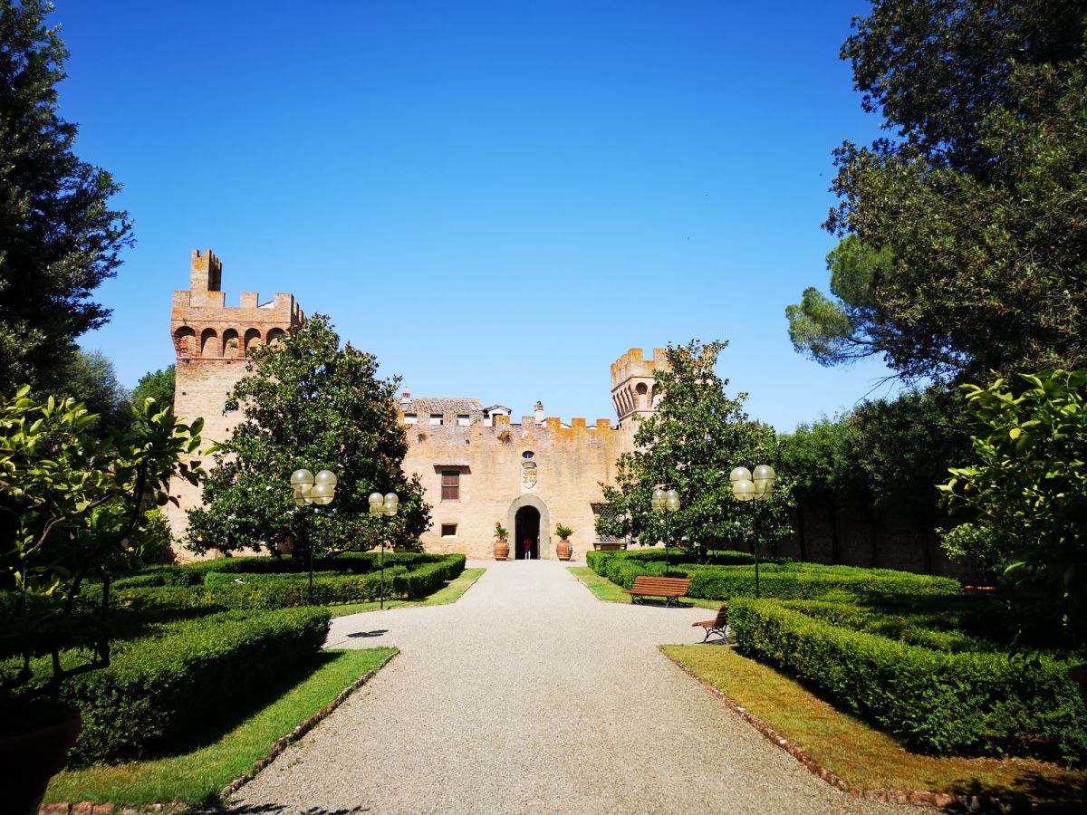 Castello di Oliveto in Toscana - Galleria Fotografica